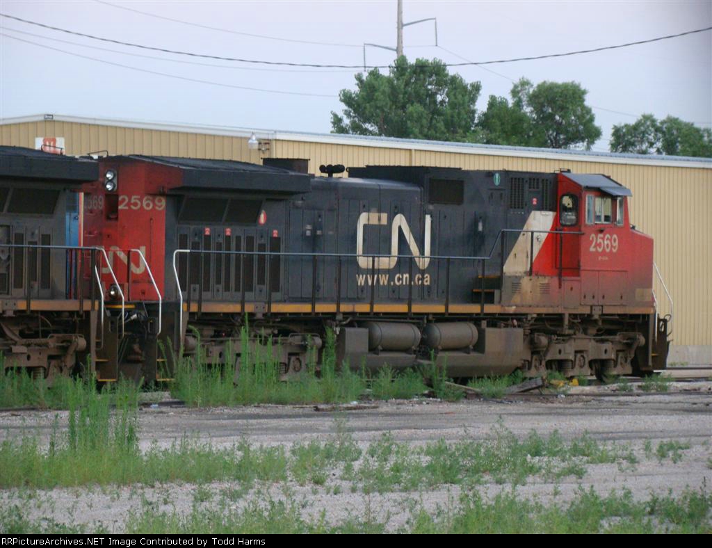 CN 2569